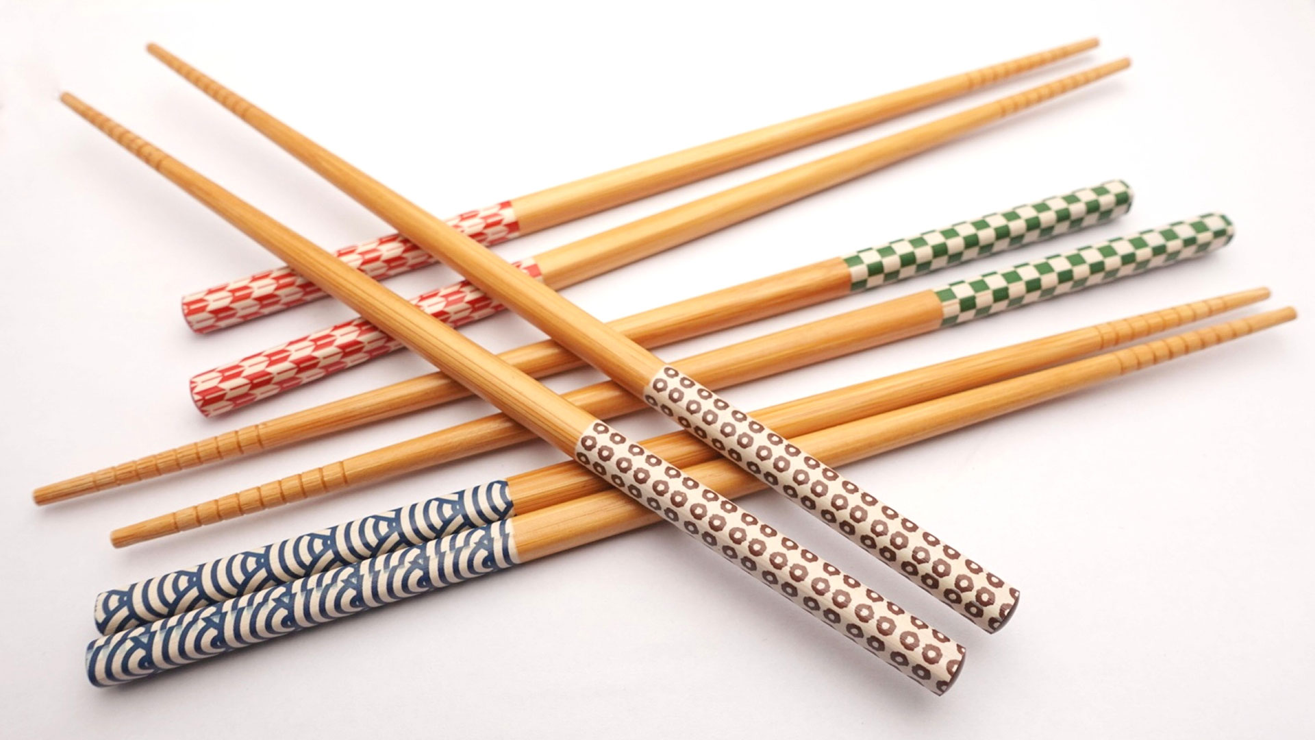 Idaho man breaks chopstick throwing world record! | Treasury Today